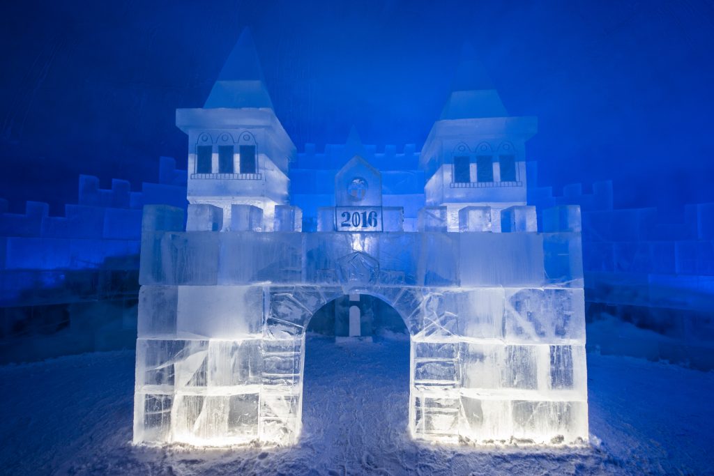 GROUP TOUR TO SNOW CASTLE WITH DINNER FROM ROVANIEMI | Easy Travel ...