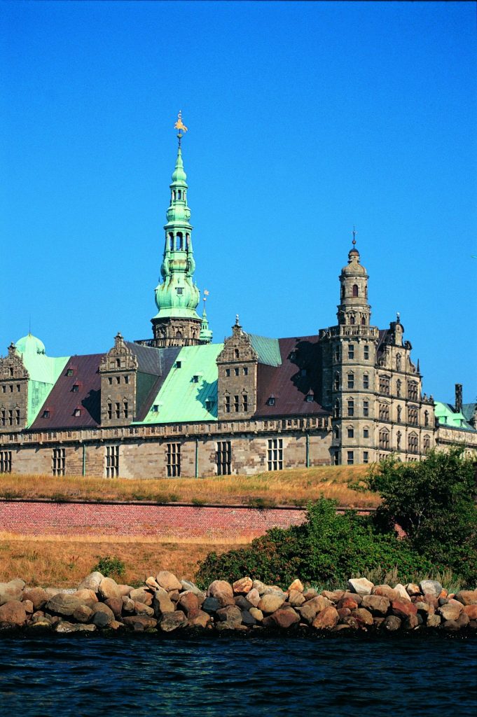 PRIVATE TOUR TO THE KRONBORG CASTLE FROM COPENHAGEN BY CAR | Easy ...